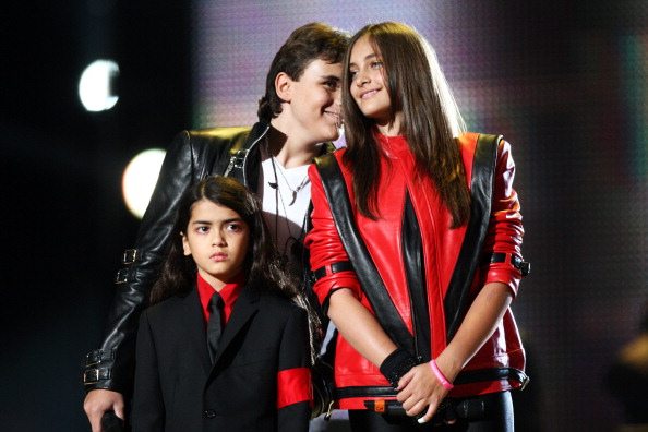Cardiff: i figli di Michael Jackson sul palco, le foto del concerto ...